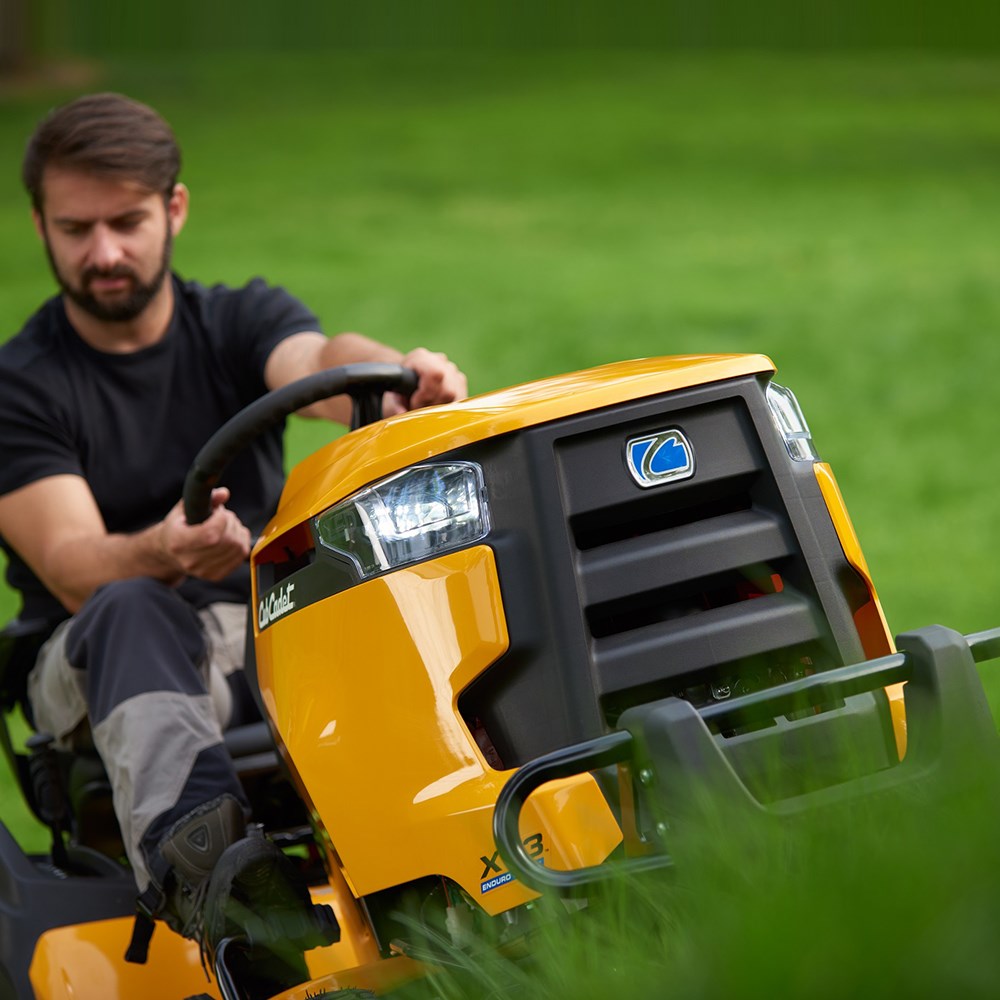 Cub Cadet XT3 QS127 Traktor