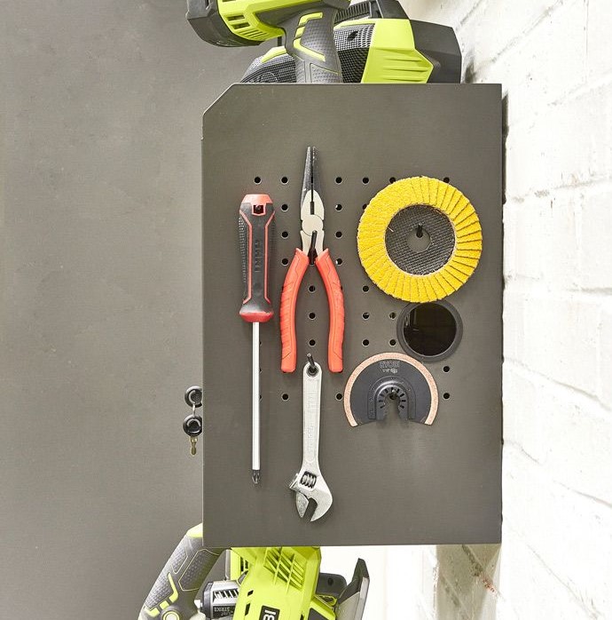 Ryobi RHWS-02 Väggmonterat verktygsskåp